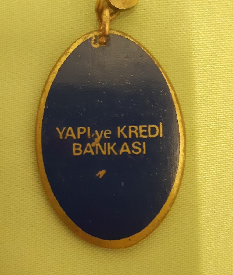 YAPI VE KREDİ BANKASI MİNELİ METAL ANAHTARLIK 20788 | Garaj antik YAPI VE KREDİ BANKASI MİNELİ METAL ANAHTARLIK 20788 | Garaj antik