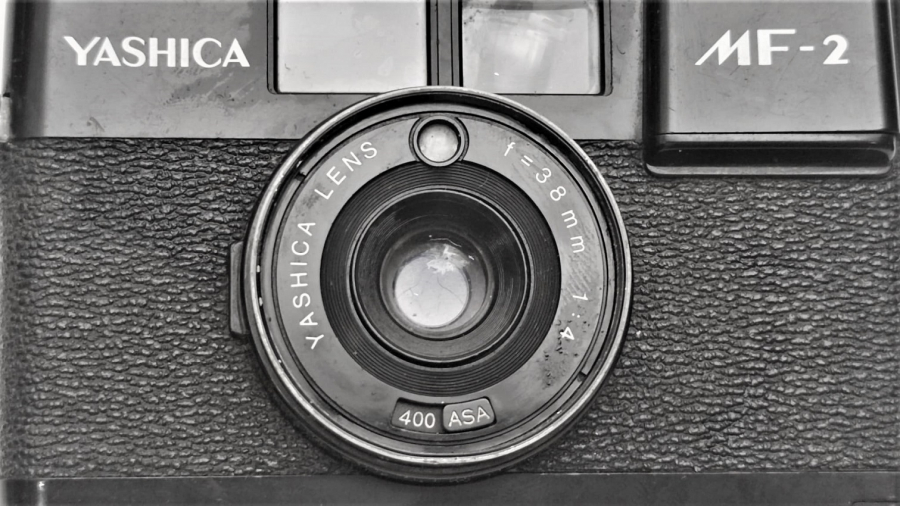 YASHICA MF 2 CAMERA LENS YASHICA 35 MM FİLM POİNT & SHOOT CAMERA READ* F4 38 MM LENS FOTOGRAF ...